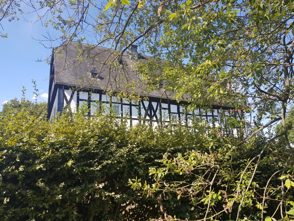 Elkerhausen - ein Schmuckstück am Weinbach - limburgweilburg-entdecken.de